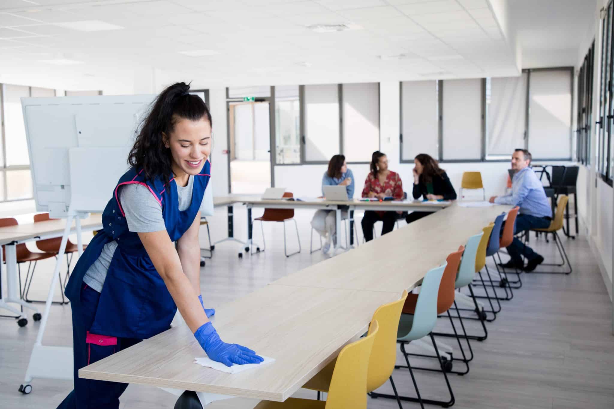 Bien-être et performance au travail : les services de propreté changent ...